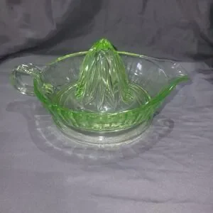Unmarked | Dining | Vintage 93s Green Uranium Vaseline Glass 6 Juicer ...